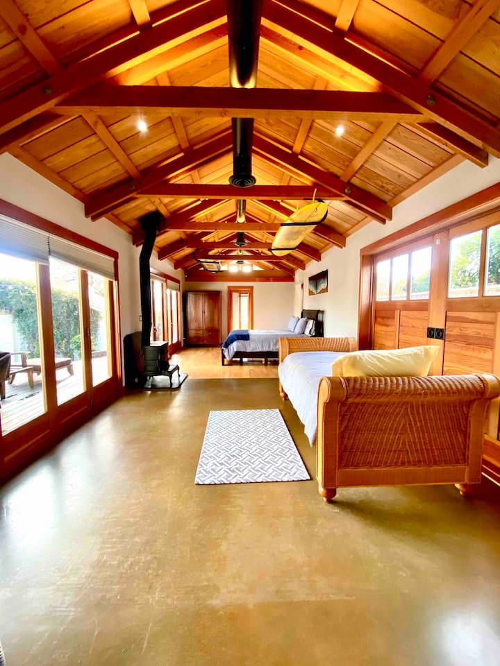 Gorgeous Bungalow 3 Blocks To Beach - Capitola, CA