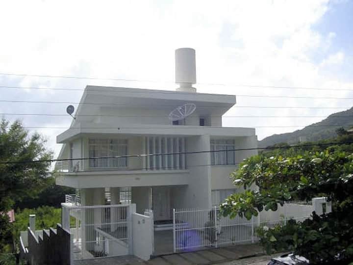 Casa Praia Brava, 4 Qts, Piscina E Ar-condicionado - Florianópolis