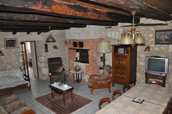 Maison Familiale Dans Bourg Village - Périgord