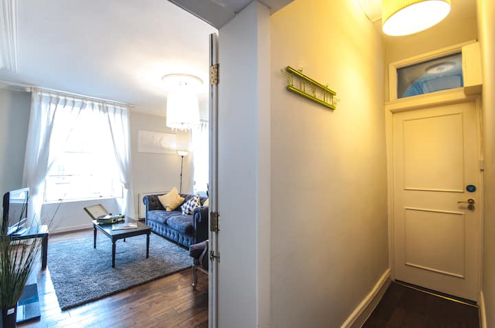Chic And Central 1 Bedroom Condo - Dún Laoghaire