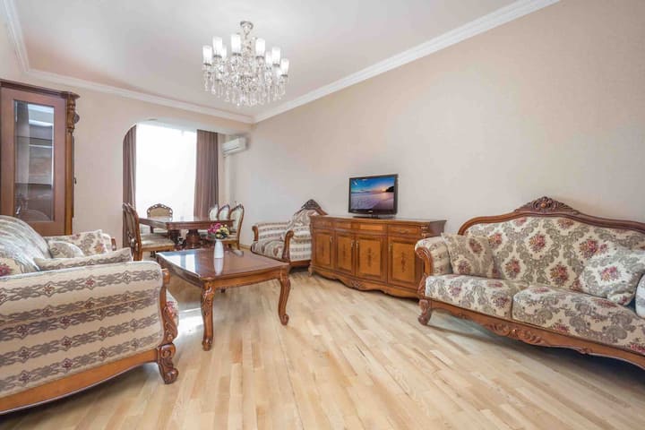 Central Yerevan 2 Bedroom Apartment,near Republic Square,small Centre - Yerevan