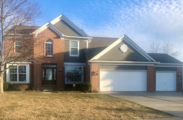 Family Friendly 4-bedroom, 3.5-bath Home In Carmel - Zionsville, IN