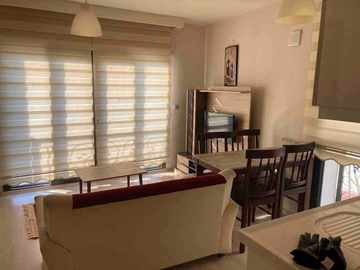 Merkezde Denize 300m  Yeni Bina - Kuşadası