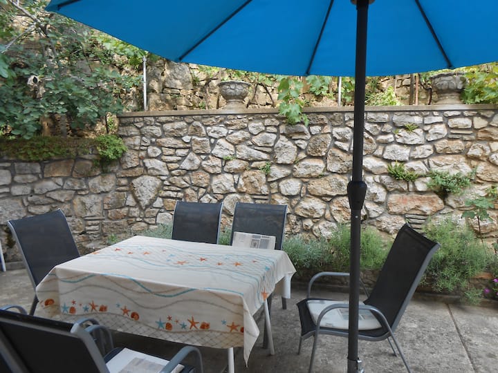 Apartment Višnja With Beautiful Terrace - Crikvenica