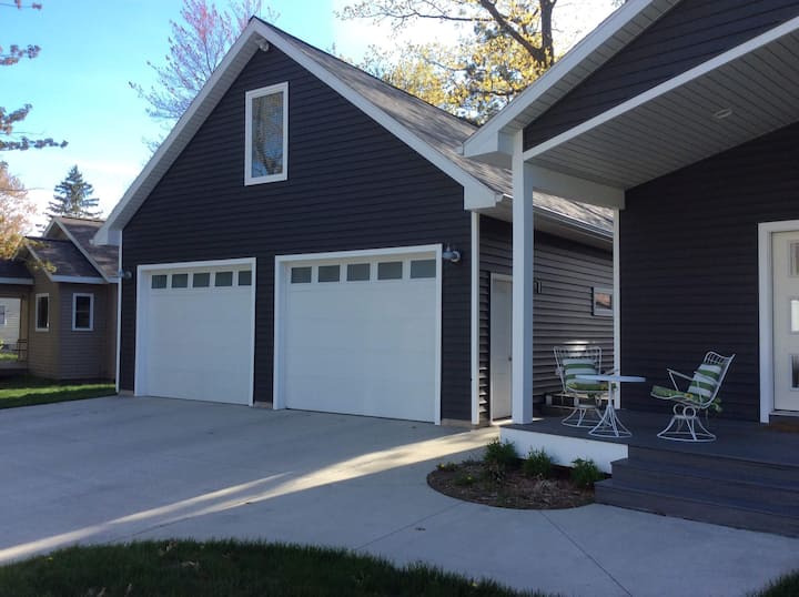 East Side Tc Loft Close To Everything - Traverse City, MI