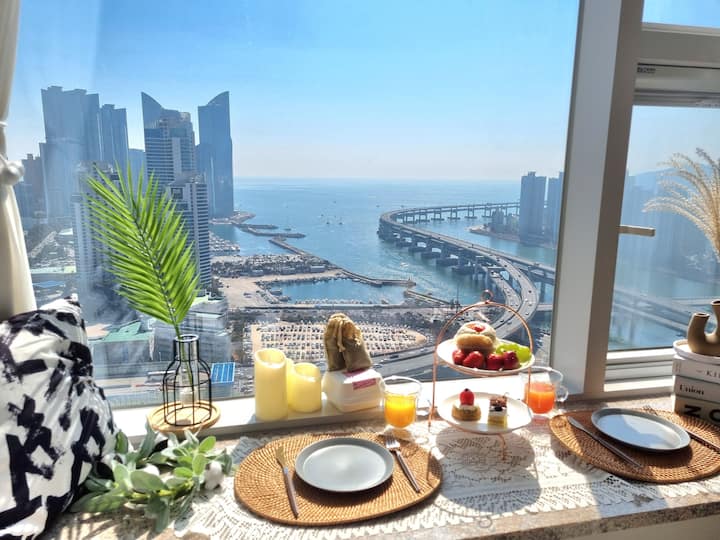 [뷰라니숙소]오션뷰&시티뷰벡스코1분거리#busan#haeundae해운대와광안리뷰를 한눈에! - Busan