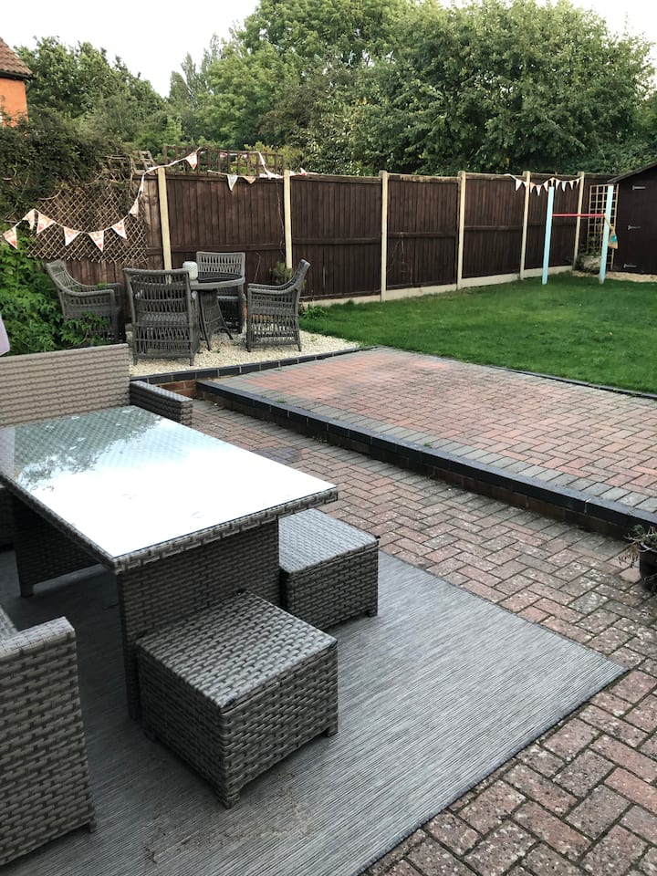 Large Property In Churchdown Great For Families - Gloucester