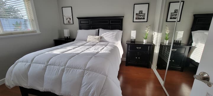 Spacious One Bedroom Studio, With Private Bathroom - San Diego, CA