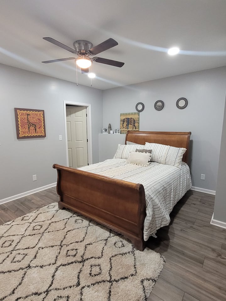 Beautiful Basement Inlaw Suite - Covington, GA