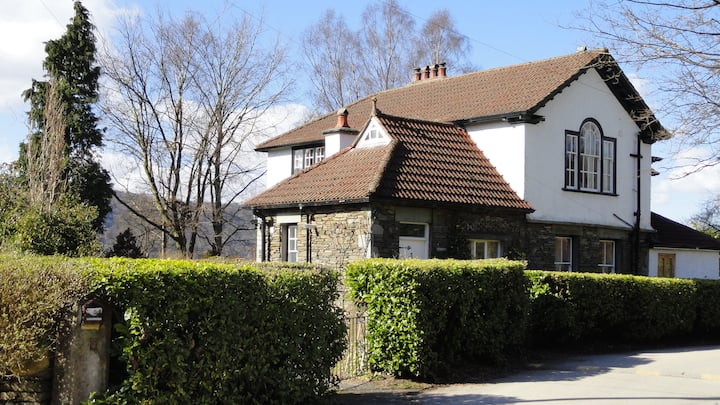 Characterful Edwardian House, Central Bowness - Windermere