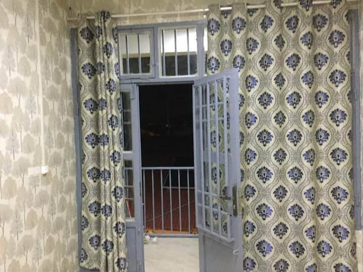 Au  Calme à Côté Des Commerces Et Transports - Kinshasa