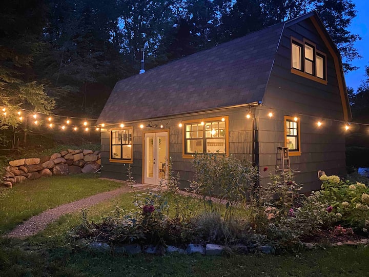 Secluded Streamside Retreat In Wine Country - Wolfville