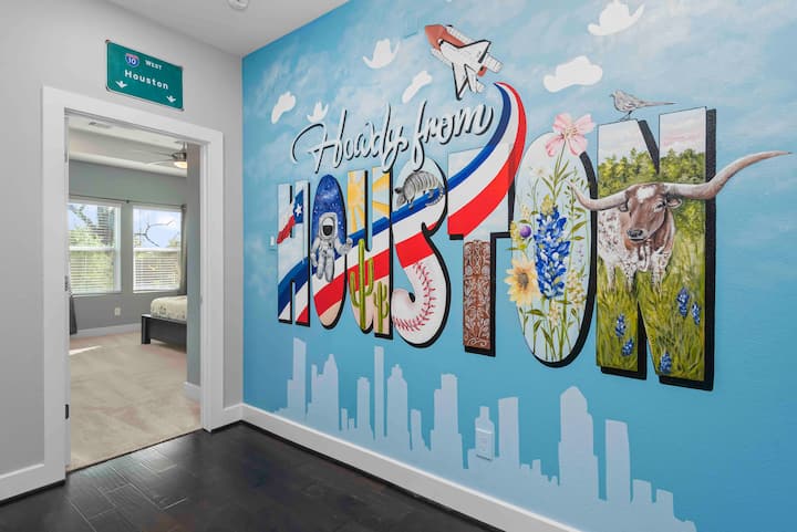Don’t Mess With Texas! Themed Texas Cities Rooms - Independence Heights - Houston