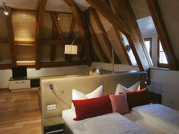 Schloss Helmsdorf Ohg, (Immenstaad Am Bodensee), Apartment No. 12, 72qm, 1 Schlafzimmer, 1 Wohn-/schlafraum, Max. 4 Personen - Immenstaad am Bodensee