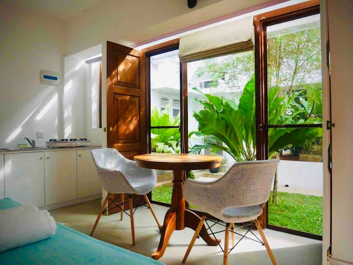 Ascot Alcove - Colombo