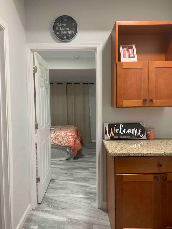 Adorable 1 Bedroom Guest House Near Seatac Airport - SeaTac, WA