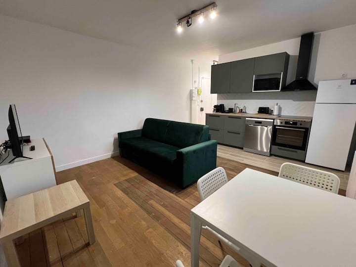 Appartement Cosy Parquet Massif - Saint-Denis, France