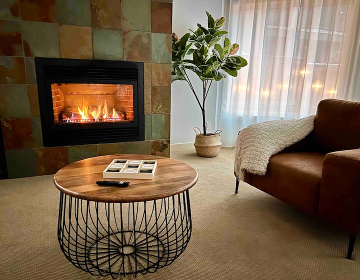 Elegant 2br Suite | Cozy Fireplace | Private Yard - Rocky Mountains