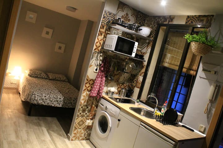 Céntrico Loft Moderno En Corrala Histórica - Estación de Sol - Madrid