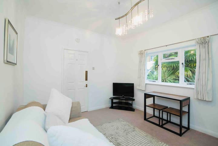 Cosy Property Five Minutes Walk From Town Centre.. - Maidenhead