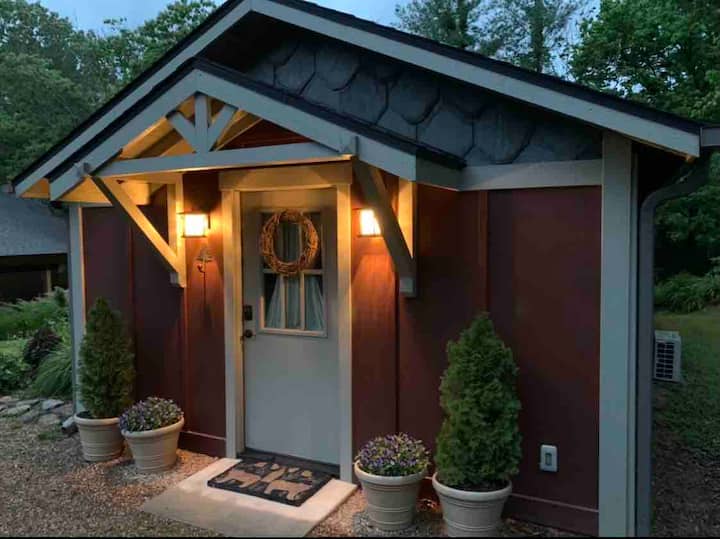 Bramble Cottage: 10 Min From Asheville & Blk Mtn - Swannanoa, NC