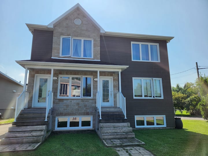 Logement Entier Très Propre Au 1621 Rue Honfleur - Quebec