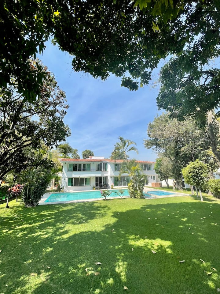 Hermosa Casa Familiar En Viveros Cocoyoc - Cocoyoc, Morelos