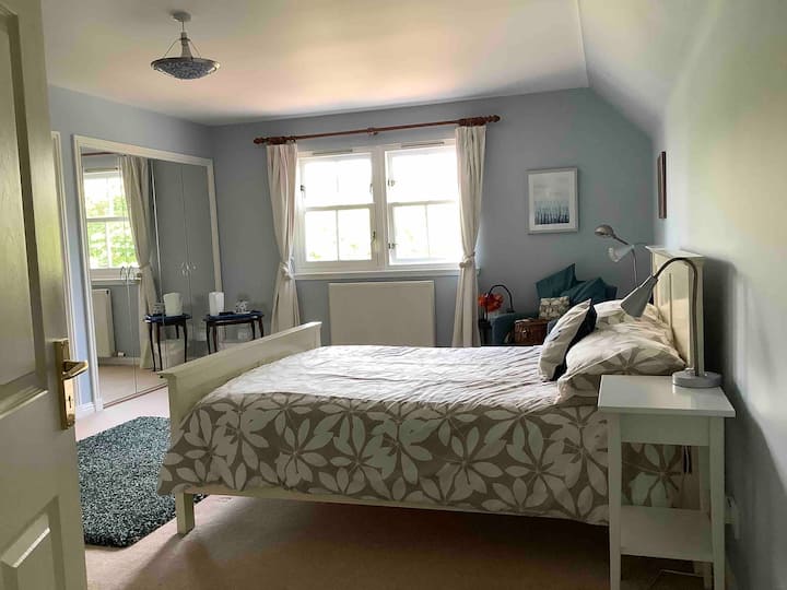 Old World Hospitality With Modern Comforts. - Aboyne