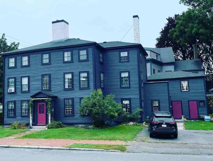 Widows Walk En-suite At Historic John Ives House#7 - Salem, MA