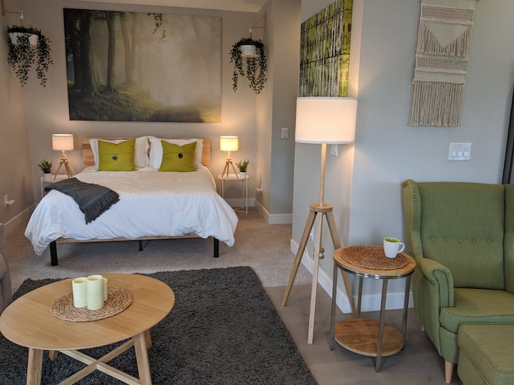 Beautiful Studio Retreat - Denver Gem! - Denver, CO