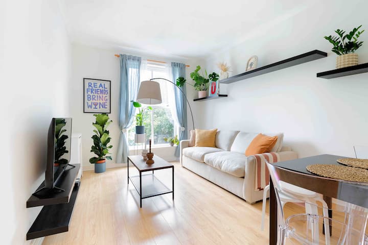 Chic¢ral 1-bed Flat In Angel - London Euston station