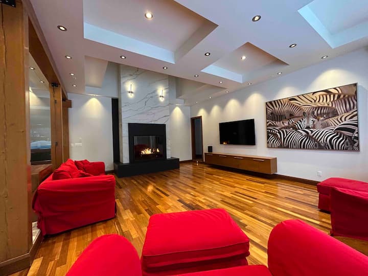 Skier’s Delight! 4br Home W Pool - Saint-Sauveur