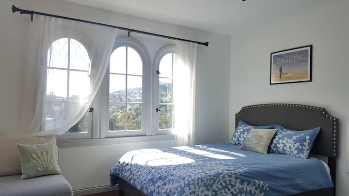 Beautiful Spanish Studio - Hollywood - Los Angeles, CA