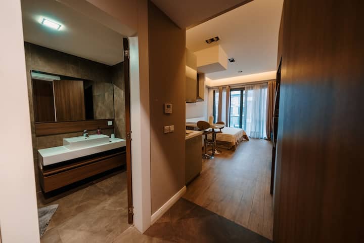 The Only Place To Stay In Accra - Accra