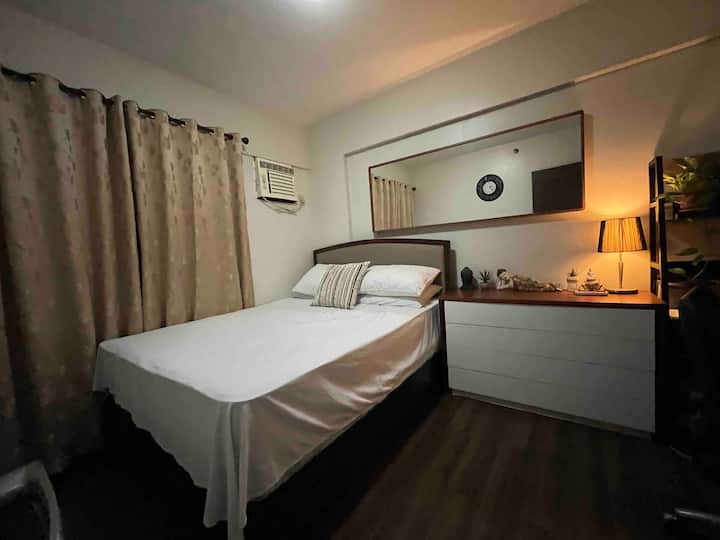 Rhapsody Residences - 2 Bedrooms Resort Condo Unit - Parañaque