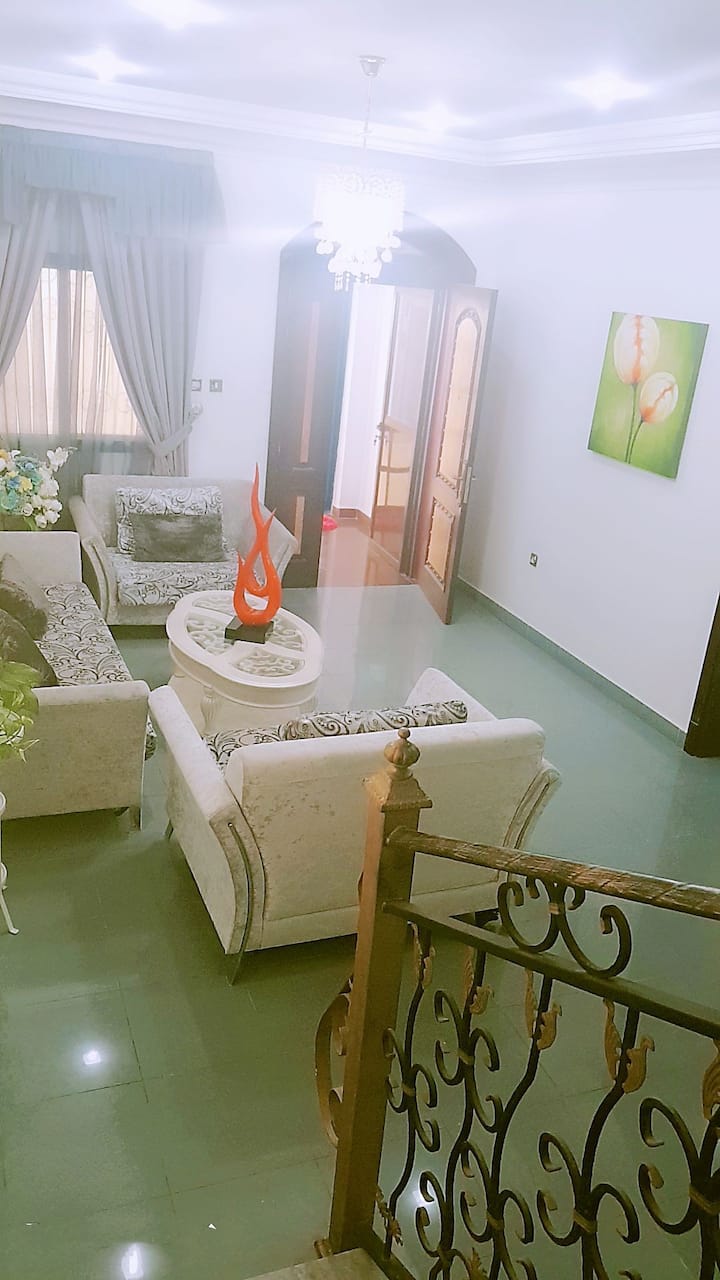 Elegant Villa - Doha