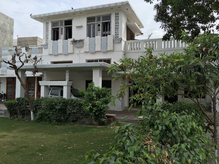 City Centre House With Lovely Garden - Amritsar