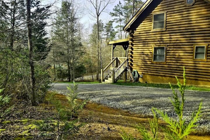 Private Log Home/ Beach/lakes/ Hot Tub/canoes/pet - Lake Lure, NC