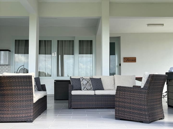 Terraza Y Habitación Acogedora - Aguas Buenas