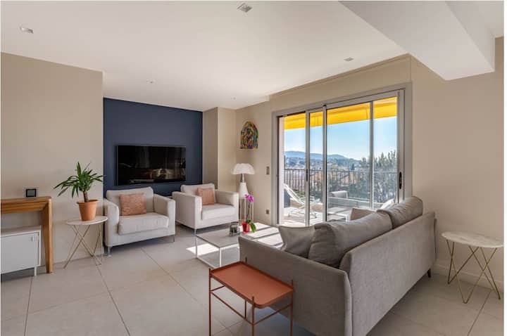 Luxury Penthouse
Seaview - 4br - Nice