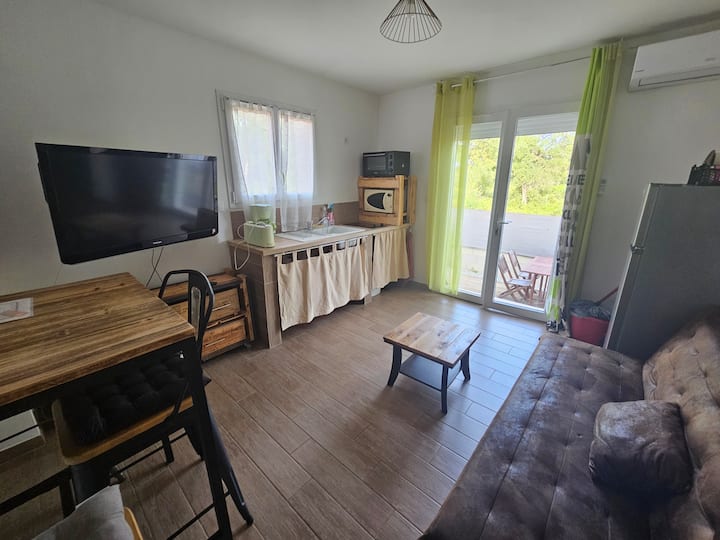 Petit Logement Au Calme à Proximité Du Village. - Ghisonaccia