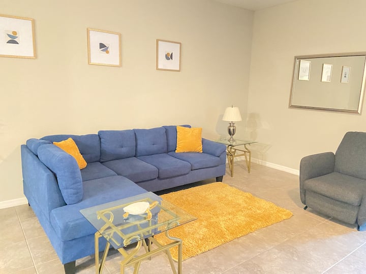 Spacious Home Near Advent Health Hospital - Riverview, FL