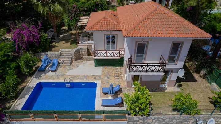 Göcek'de Deniz&doğa Manzaralı 4+1 Villa Kiraz - Göcek