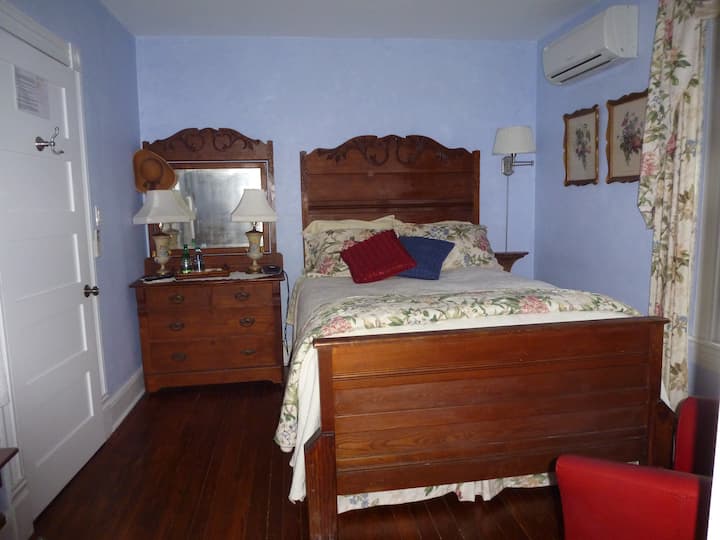 Inspiration Room - Back Inn Time - Kilmarnock, VA