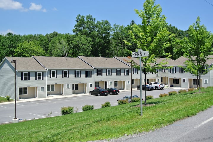 Unit # 7 Town Homes Short / Long Term Stays - Altoona, PA