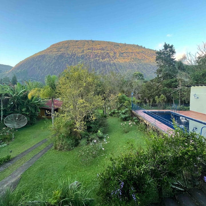 Casa Vitória | Piscina + Vista Montanha - Petrópolis