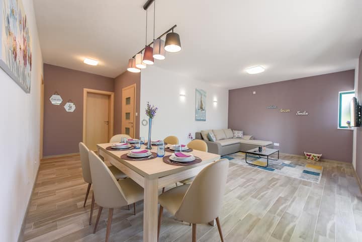 Villa Sorelle With A Heated Pool - Split
