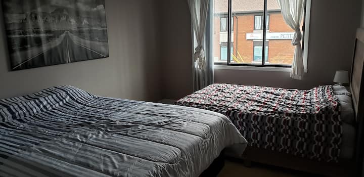 Spacious And Peaceful Apartment W/terrasse/parking - Montreal