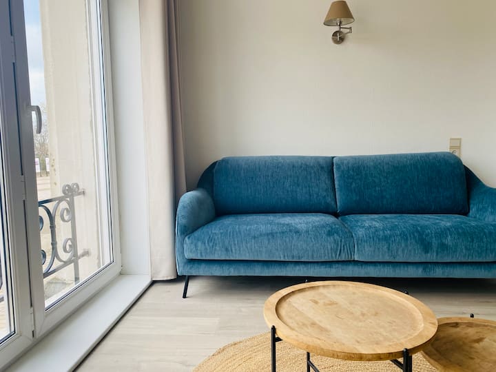 Ruim Lichtrijk Appartement Op Zeedijk In Zeebrugge - Bruges
