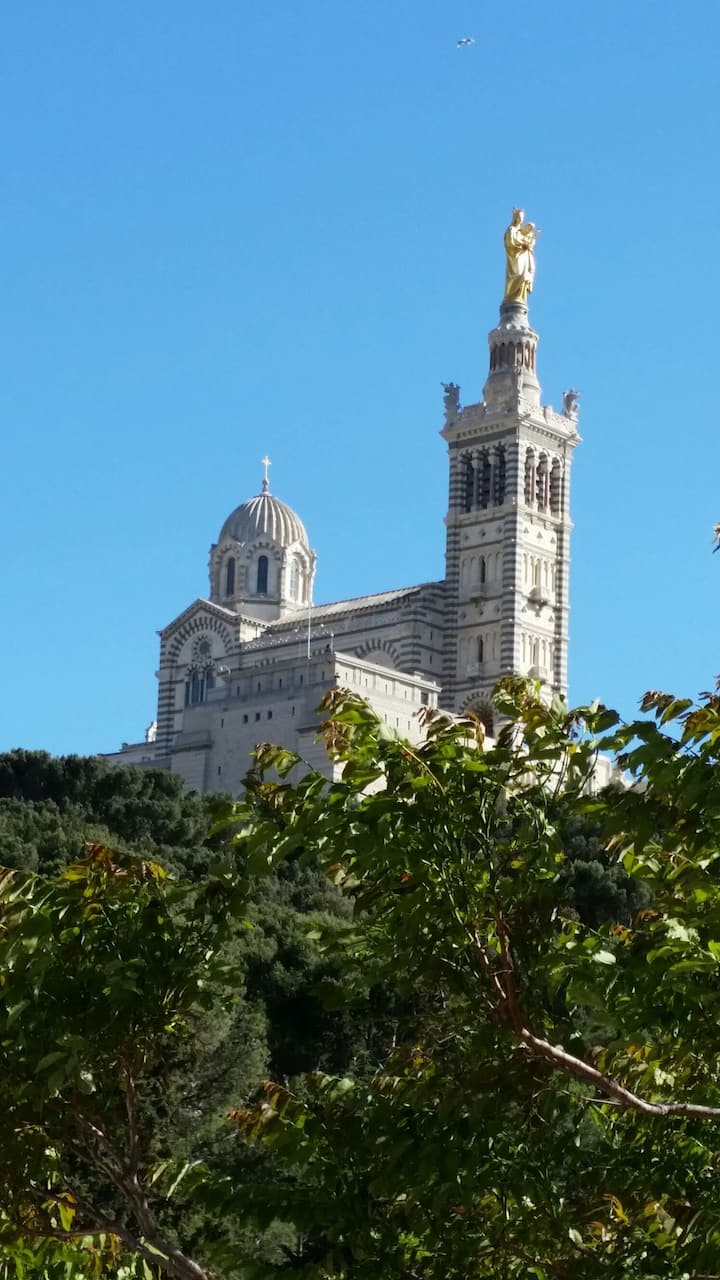 Chambre Privative Très Calme Donnant Sur Cour - Calanques de Marseille